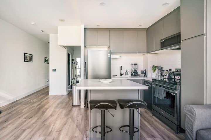 Luxury Lakeview Apartment - Toronto