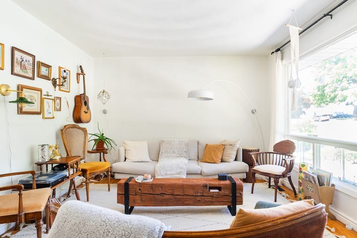The Blume Inn - A Dreamy Bloomfield Cottage - Sand Banks