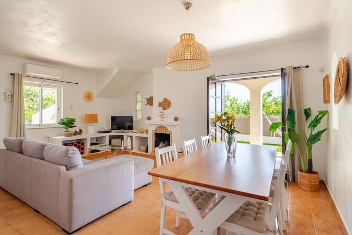 Vivenda Junto à Praia Com Piscina Privativa - Porches