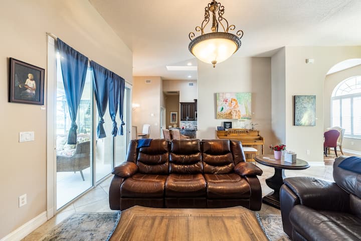 Cheerful 4 Bed 3 Bath Pool In A Quiet Part Of Town - Palm Coast, FL