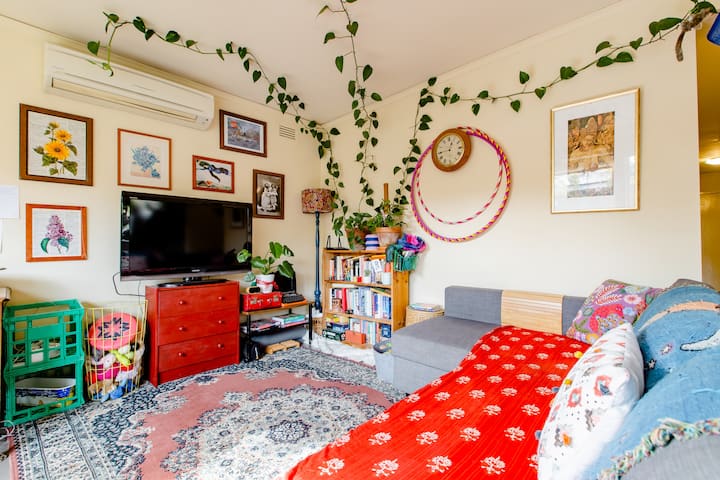 Quiet & Well-connected Private En-suite In Elwood - メルボルン