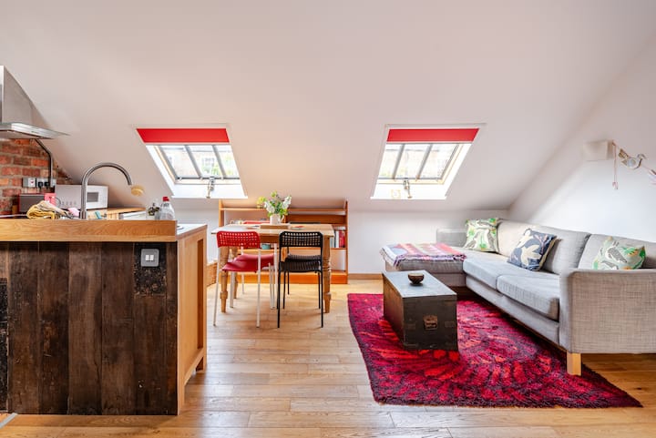 Lovely Studio Style Mews House With Free Parking - York