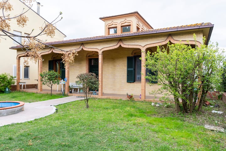 Pagoda Orientale A Recanati 
Vicino Casa Leopardi - Macerata