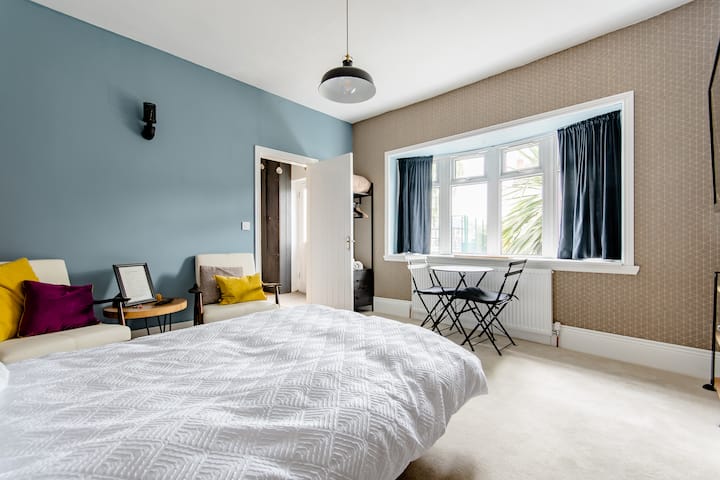 1 Double Room, Prime Location With Free Parking - Sutton Coldfield