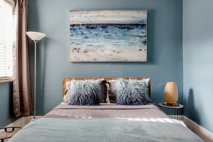 Fishtown Private Guest Room - Philadelphia, PA