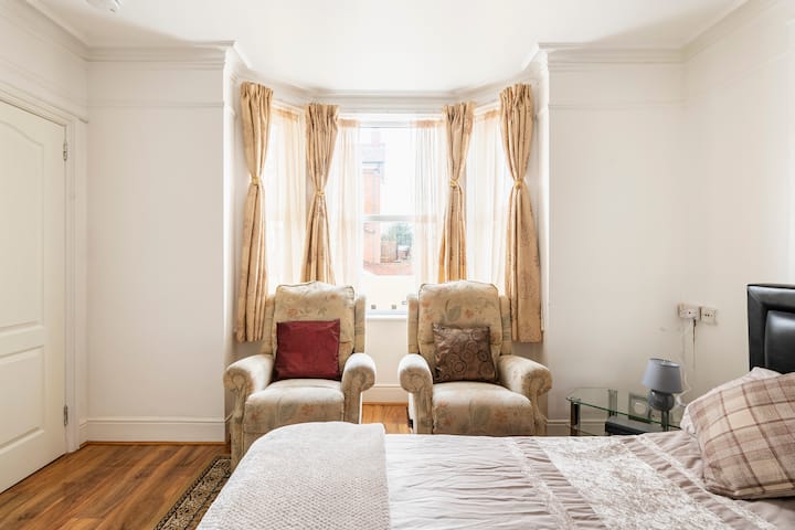 Homely 1-bedroom Accommodation - Ipswich