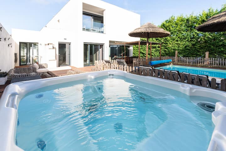 Na Praia, Piscina Aquecida, Jacuzi E Mini-golf - Esposende