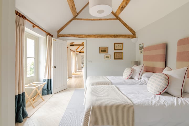 2 Bed Quintessential Cotswold Barn - Bibury