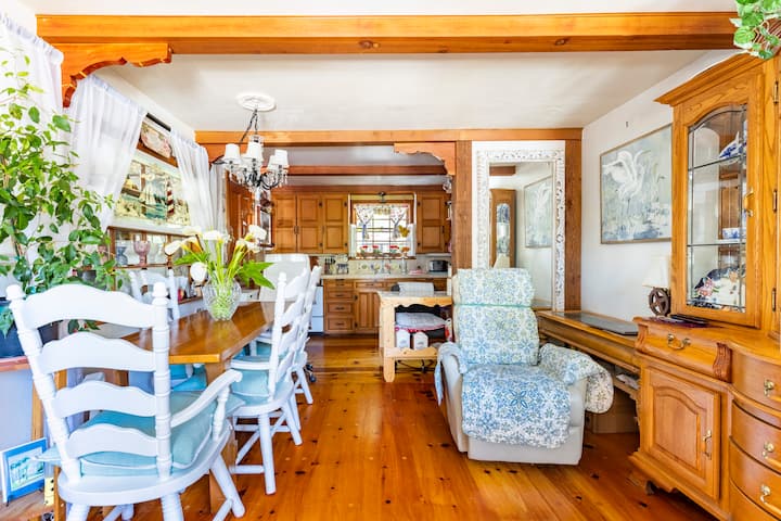 Cambria Don & Desi Airbnb - Cambria, CA