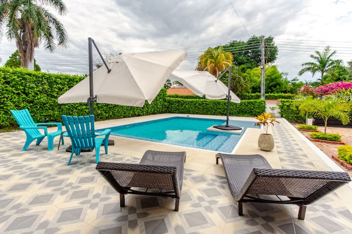 Casa Campestre Con Piscina Privada En Ricaurte - Ricaurte