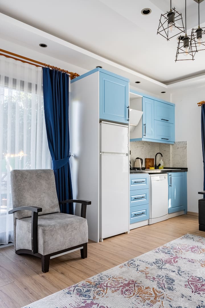 2+1 Apartment 1 Min Walk To The Sea, Public Pool - Tekirova