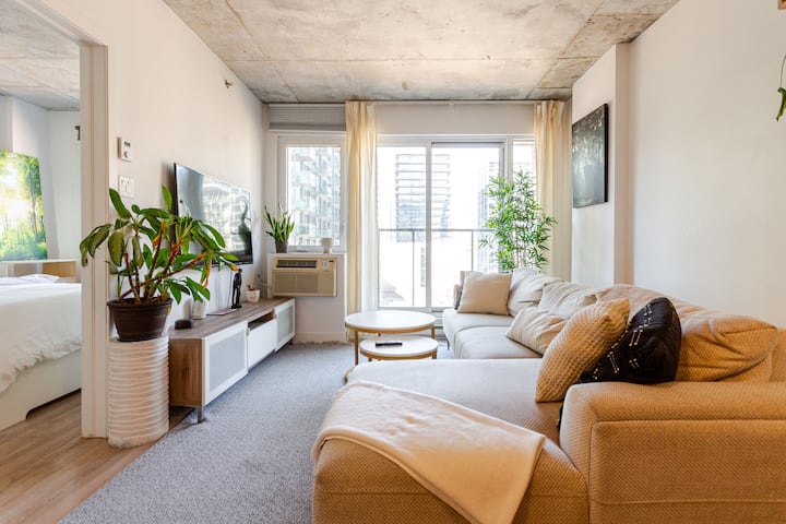 Cozy & Warm Unit With Stunning Views - Montreal