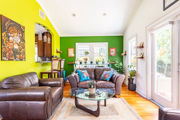 Fan Favorite! Historic Ybor! Location! - Tampa, FL