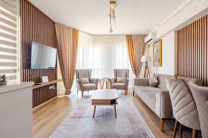 Deluxe King Suite 2 A/c Mai21 - Esenyurt