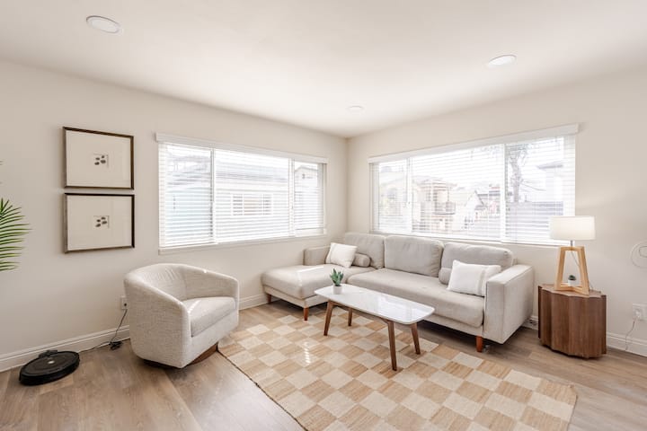 Seaside Escape-steps To Sand, Dining, Nightlife! - Newport