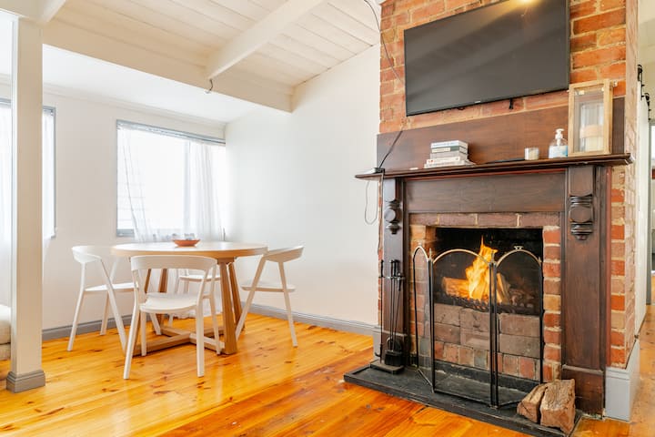 3 Bed Herltage_cottage+fire Place+ Rear Parklng - Melbourne