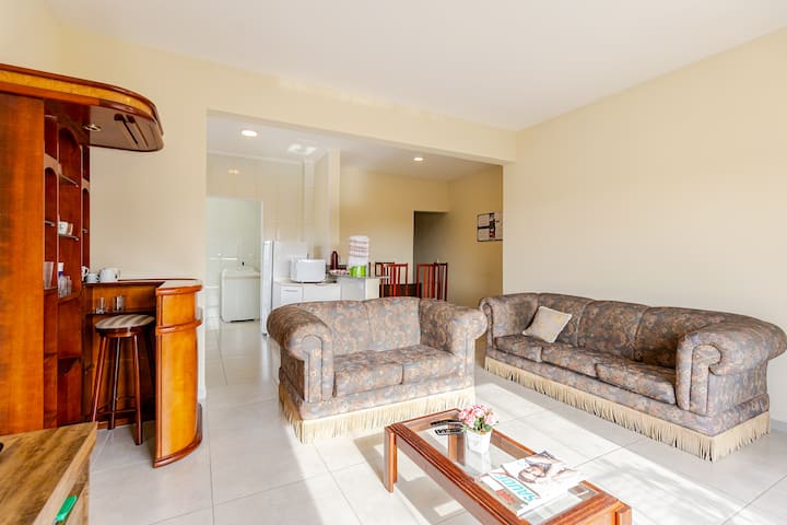 Apartamento Com 3 Quartos (Duas Suítes) E Piscina - Amparo