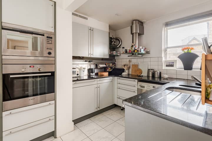 Single Close To Train Pvt Bathoom - Bromley