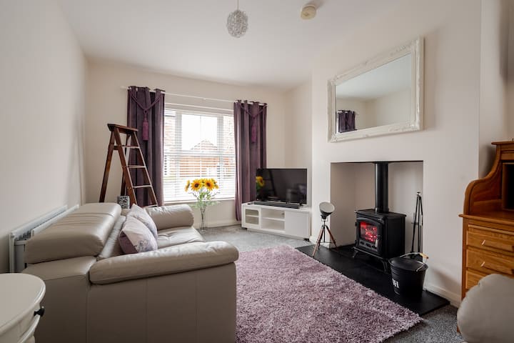 Nitb 3 Bed House With Free Parking - Coleraine