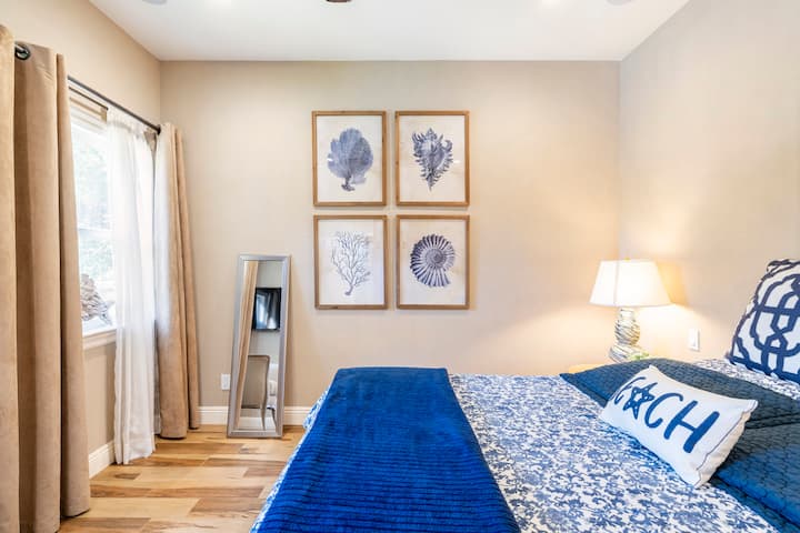 Adorable- Entire Guest House With Pool & Hot Tub! - Simi Valley, CA