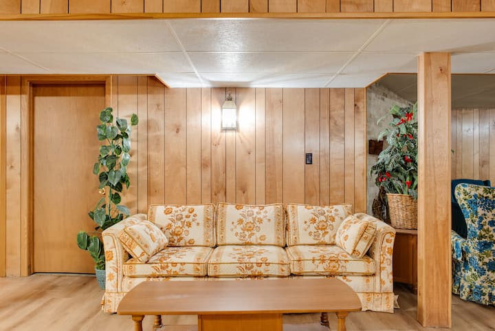 Spacious Ranch Home Oak Creek Close To Airport - Oak Creek, WI