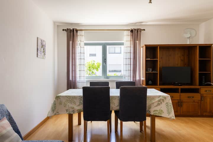 Chez Nônô: 4 Chambres,2 Toillettes En La Cité,park - Ponta Delgada