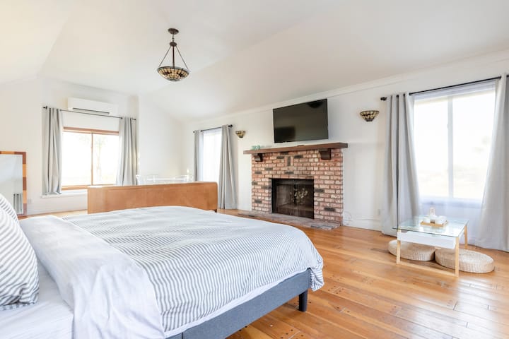 Promo Malibu Romantic Suite • Ocean • Beach - Malibu, CA