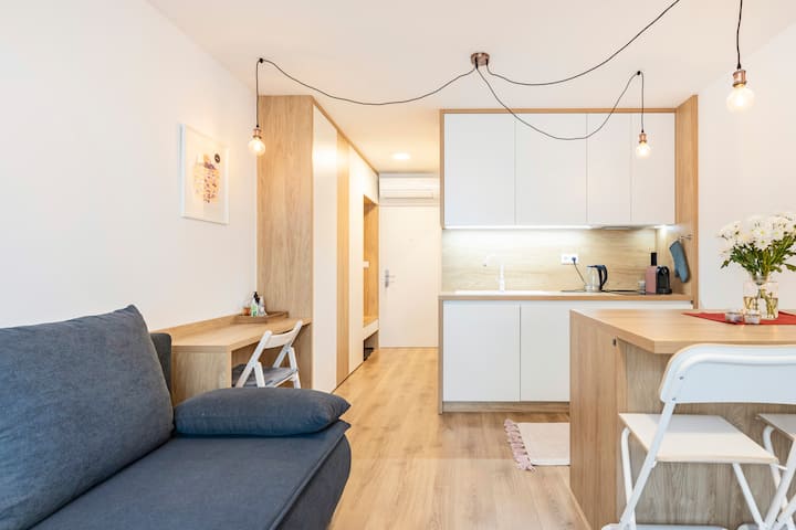 Brand New Condo With Free Parking In Garage - Bratysława