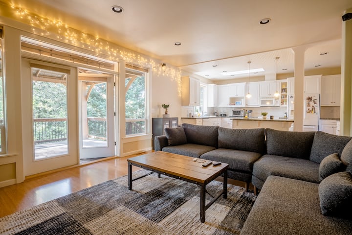 Peaceful 1-bedroom Queen, Patio View & Hot Tub - Hillsboro, OR