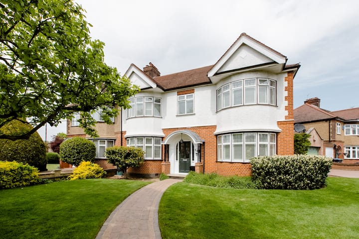 Private Room In Enfield Town - Enfield