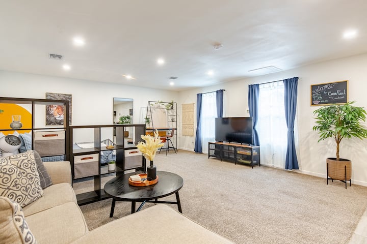 Charming Casita Near Lackland Afb & Downtown Sa - San Antonio