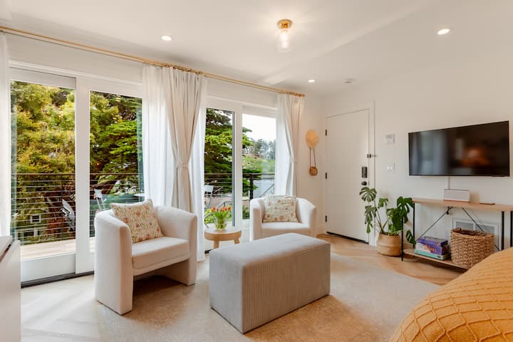 Stylish Renovated Studio In San Francisco! - San Francisco, CA