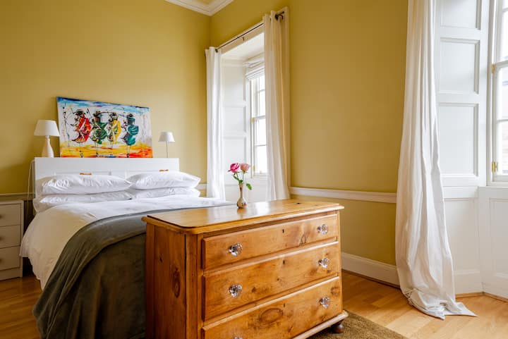 Double Bedroom In Town-house - Fife