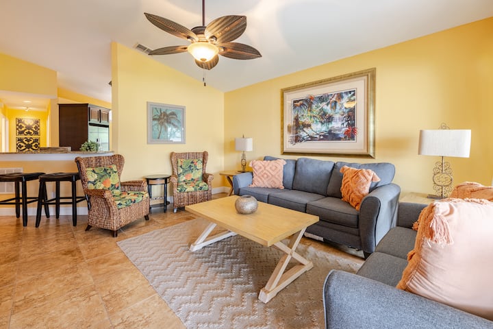 Comfortable & Convenient Condo W/laundry & Pool - Vineyards, FL