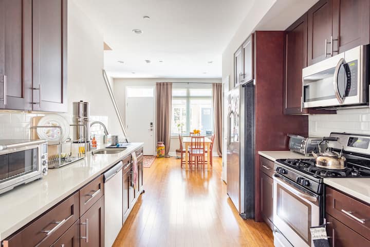 Private Lr, Bth & Bd/free St. Parking/prime Video - Philadelphia