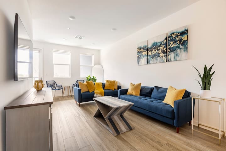 Ontario Townhome - 랜초쿠카몽가