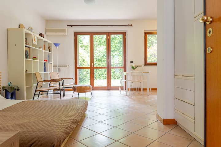 Monolocale Con Giardino Privato - Milan