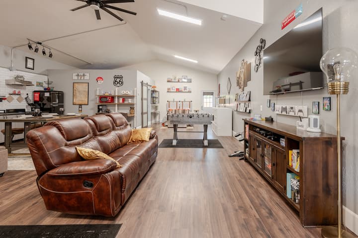 Large Modern & Eclectic Studio In Lovely Peoria Az - Peoria, AZ