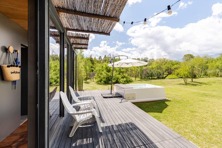 Tiny House Con Vista A La Montaña
Jacuzzi Externo - Argentina