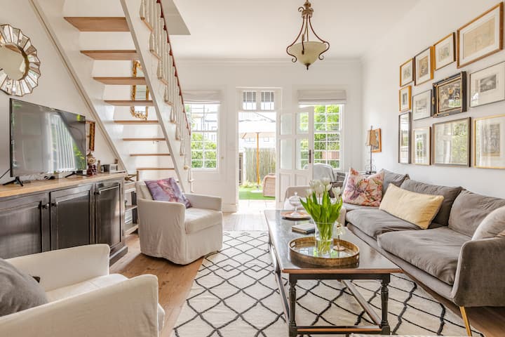 Gorgeous Townhouse In Newlands Village - Cape Town