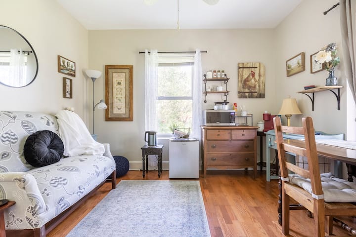 Beautiful Suite In Historic Hickory Near Downtown! - Hickory, NC