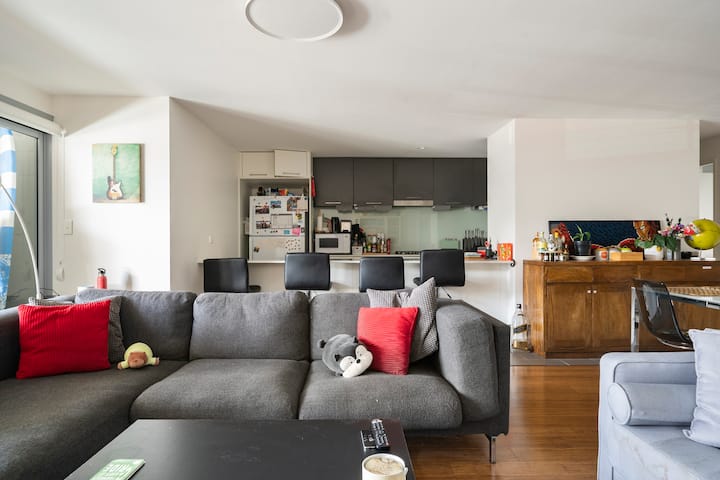 Convenient Spacious Room With Balcony & Ensuite - 시드니