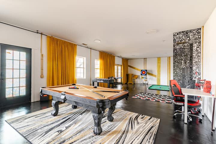 Games & Suite
Entire Basement - Charlotte, NC
