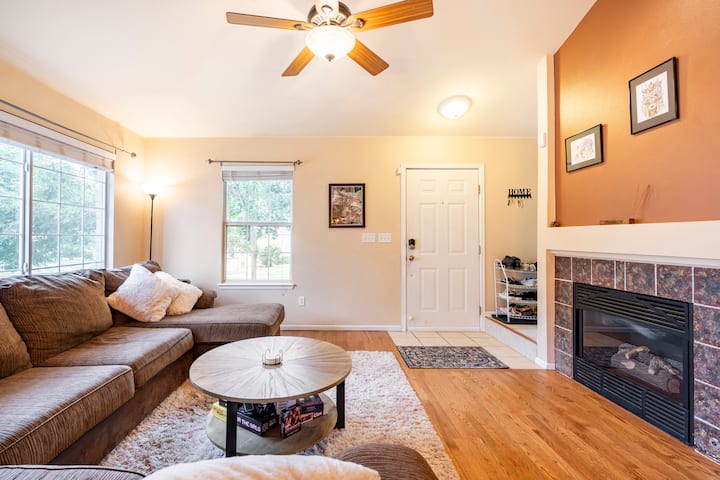 Fully Furnished Private Room, Bath, & Workspace - Westminster, CO