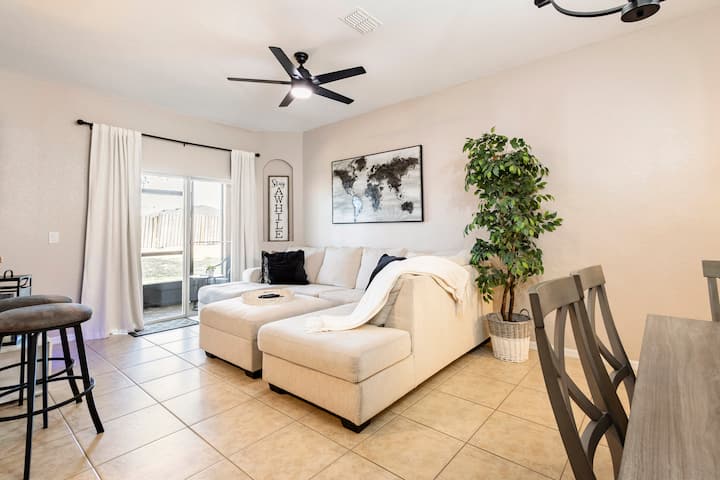 *New* Resort With Lazy River Style Townhome - Florida