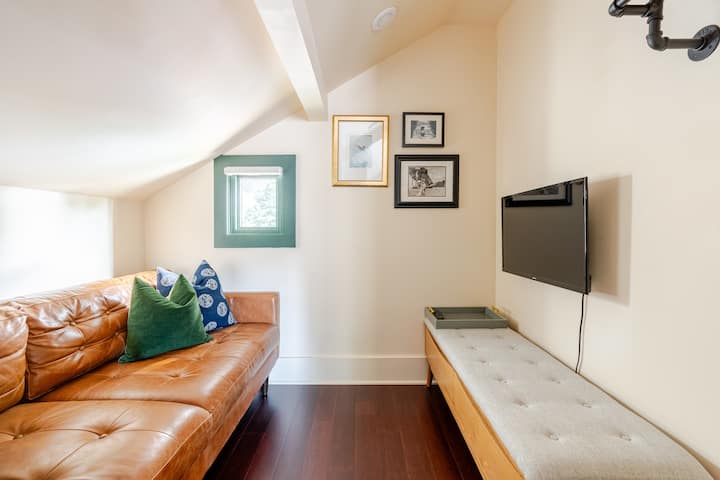 Stunning Greenlake Suite W/ Big Soaker Tub-private - Seattle, WA