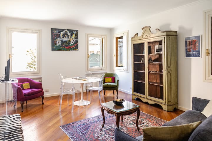 ​Venice Elegance: Fenice Theatre & Private Terrace - Veneza