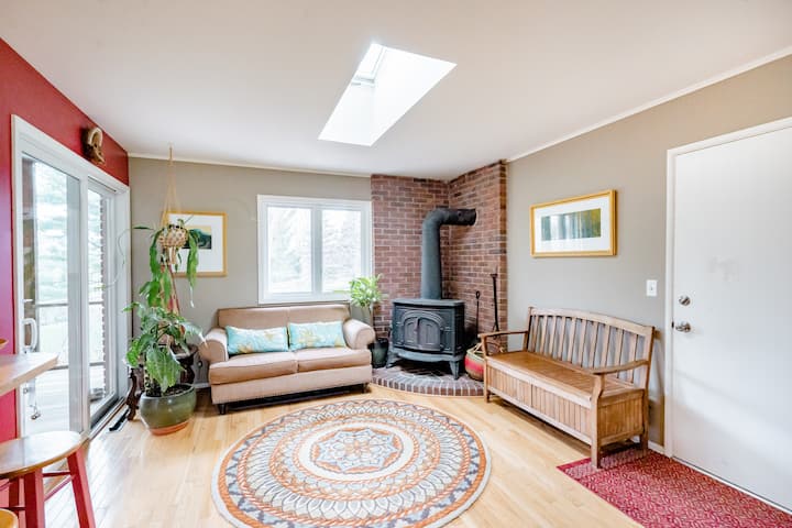 Cozy Bedroom In Peaceful Home - Ann Arbor