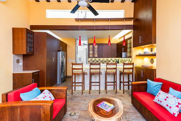 5 Blocks Away Paseo Montejo & Parque Santa Ana - Mérida