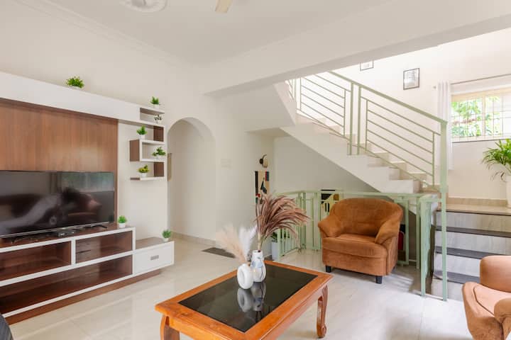 Lavish 4bhk Villa With Pvt Pool & Caretaker - Goa